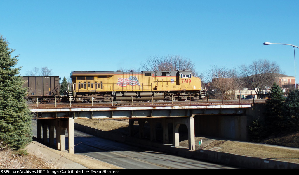 UP 7410 crossing Grande Ave